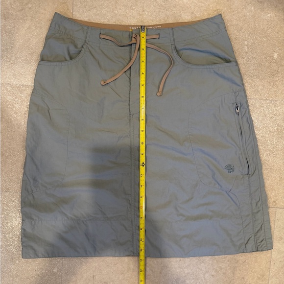Mountain Hardwear | Skirts | Mountain Hardware Hiking Skirt In A Grey ...